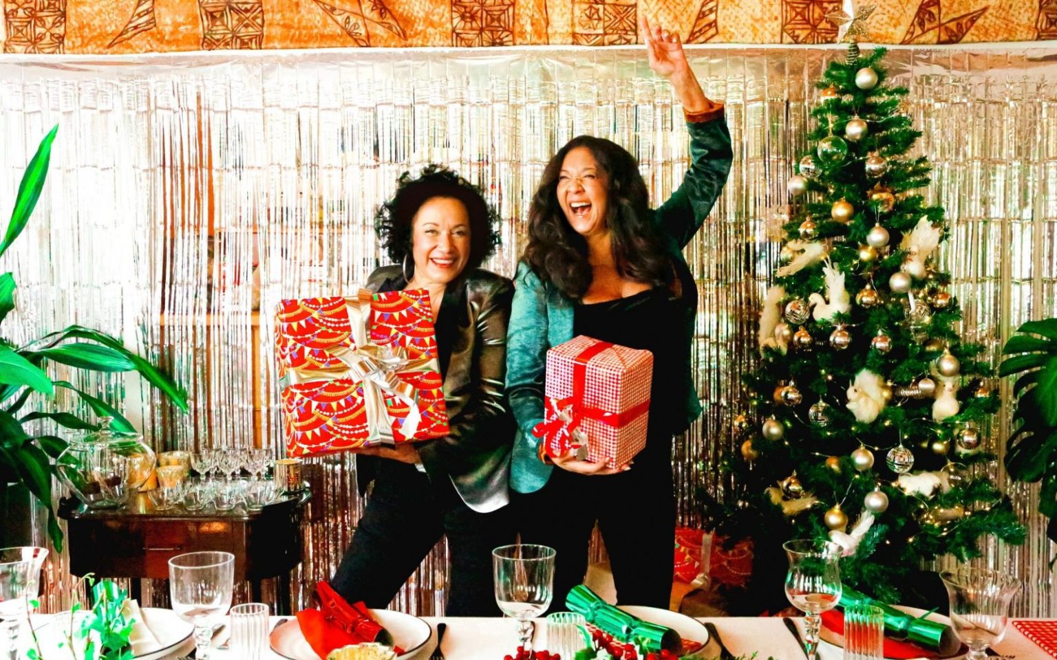 Vika and Linda Bull at Recital Centre: A Christmas 'record you could ...