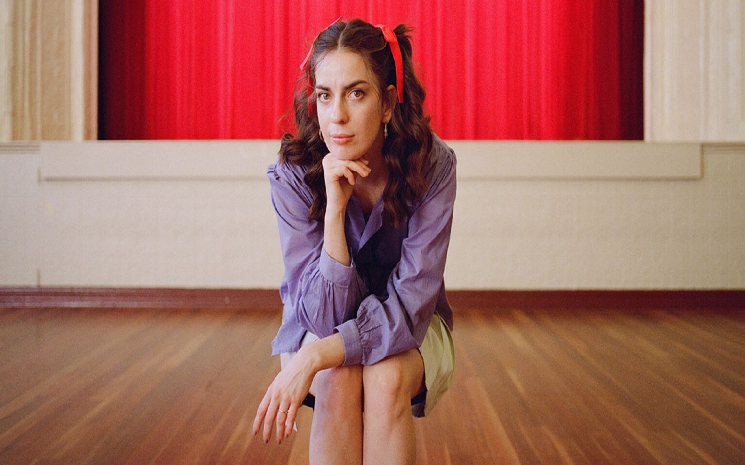 Emerging comedy star Emma Holland is taking her 'personal gallery' on ...