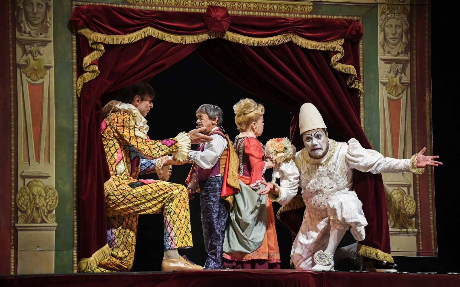 Cirque du Soleil's Corteo beauty comes in all shapes and sizes