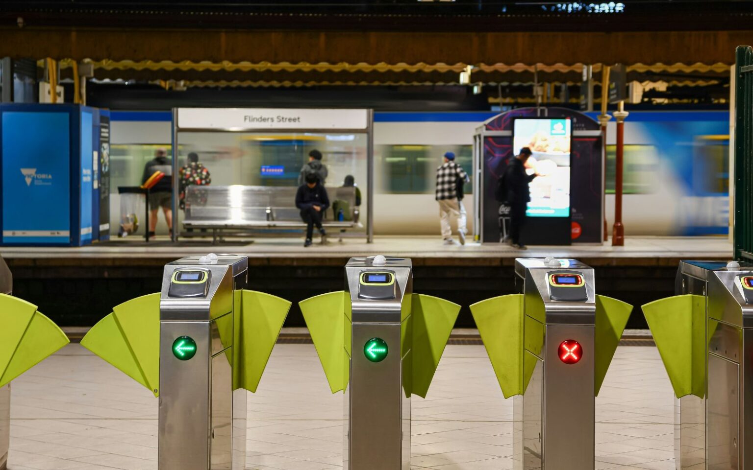Myki rollout delayed despite new readers complete this year
